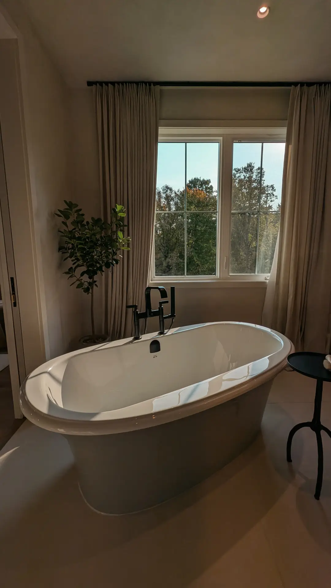 18 Incredible Bathroom Ideas With A Tub | By Anna Sophie